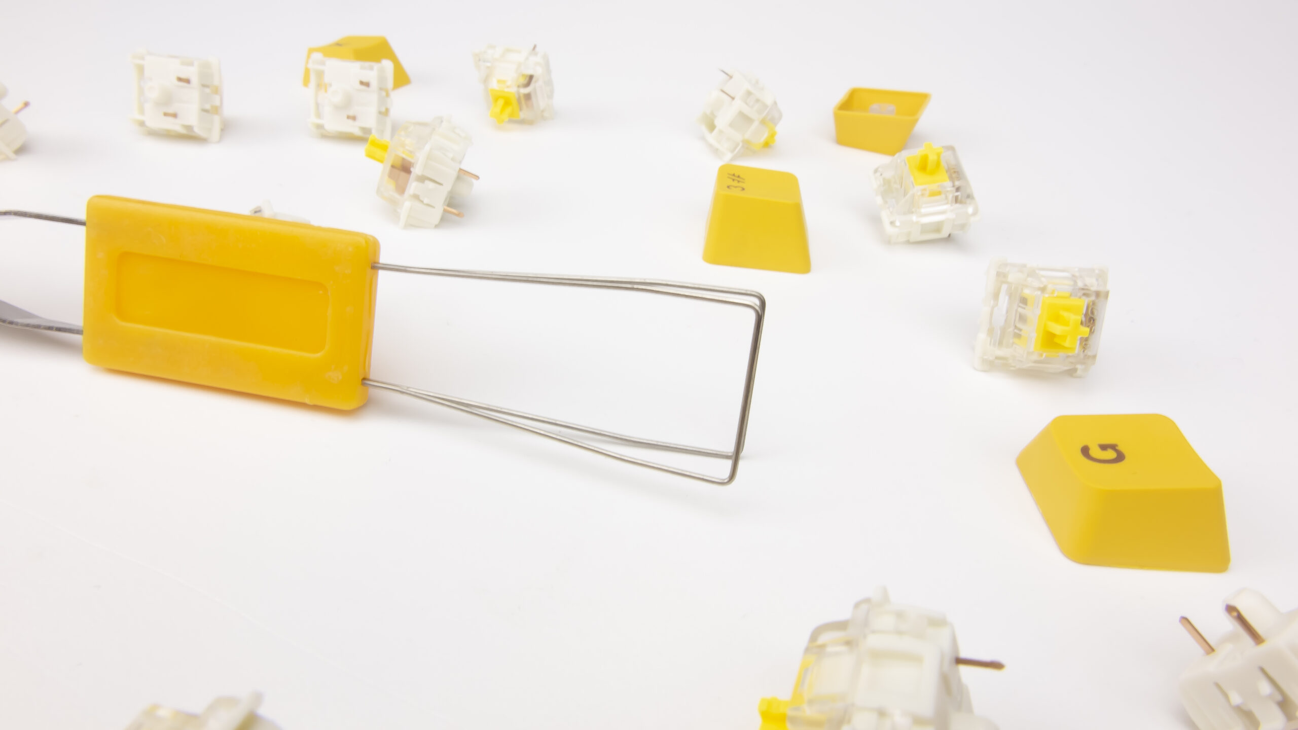 Switch/Keycap puller yellow | Reelag